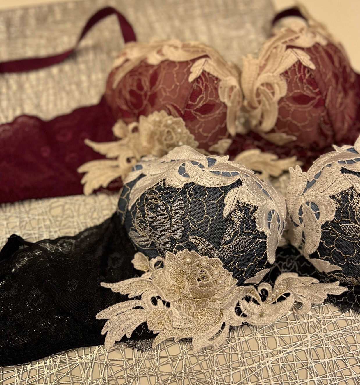 【浜松メイワン】サルート94G 『Rich Veil Bra』 - 日本最大級の水着が揃うAi（アイ）スクウェア