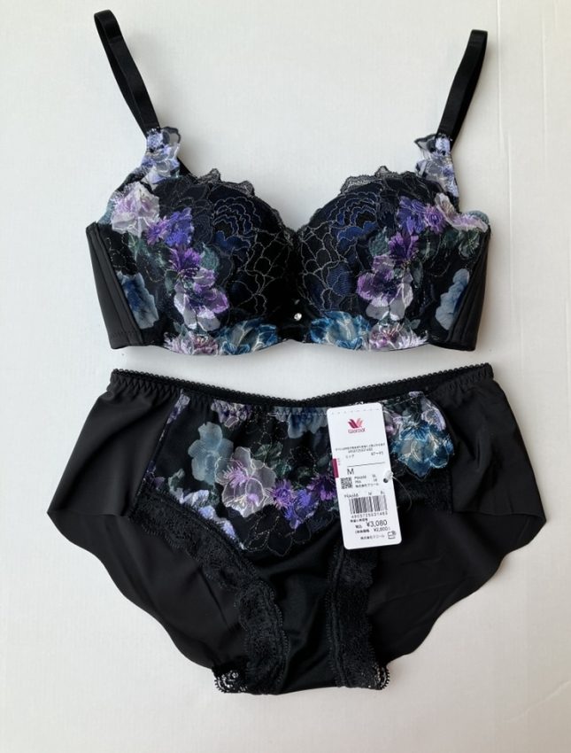 【福岡ソラリアステージ店】 WACOALハグするブラ入荷しました！ - 日本最大級の水着が揃うAi（アイ）スクウェア