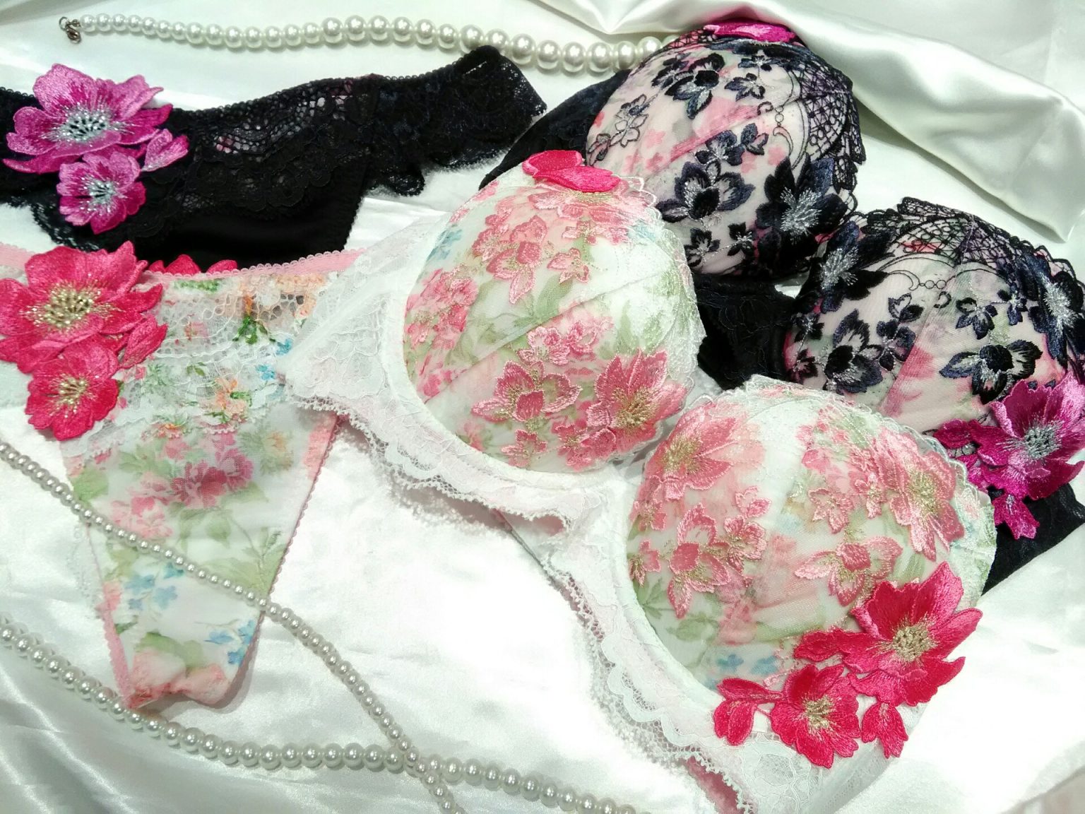 【San-ai Resort northerly 神戸マルイ店】サルート新作 Rich Veil Bra - 日本最大級の水着が揃うAi（アイ ...